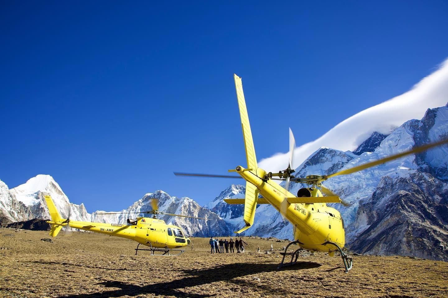 Everest Helicopter Tour – The Grandest Aerial Adventure To The Roof Of ...